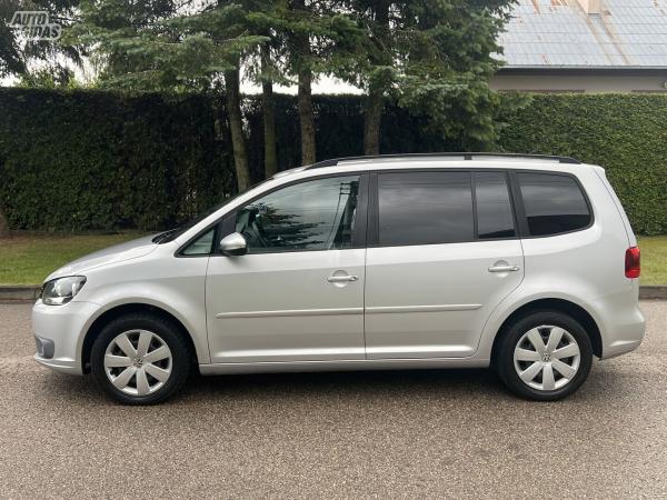 Pelēks Volkswagen Touran 2012 Kėdainiai, ar dzinēja tilpumu 1.60 L un nobraukumu 261 tūkst. km par 5200 €, foto 5 vietnē AUTOMOTO.COM.LV