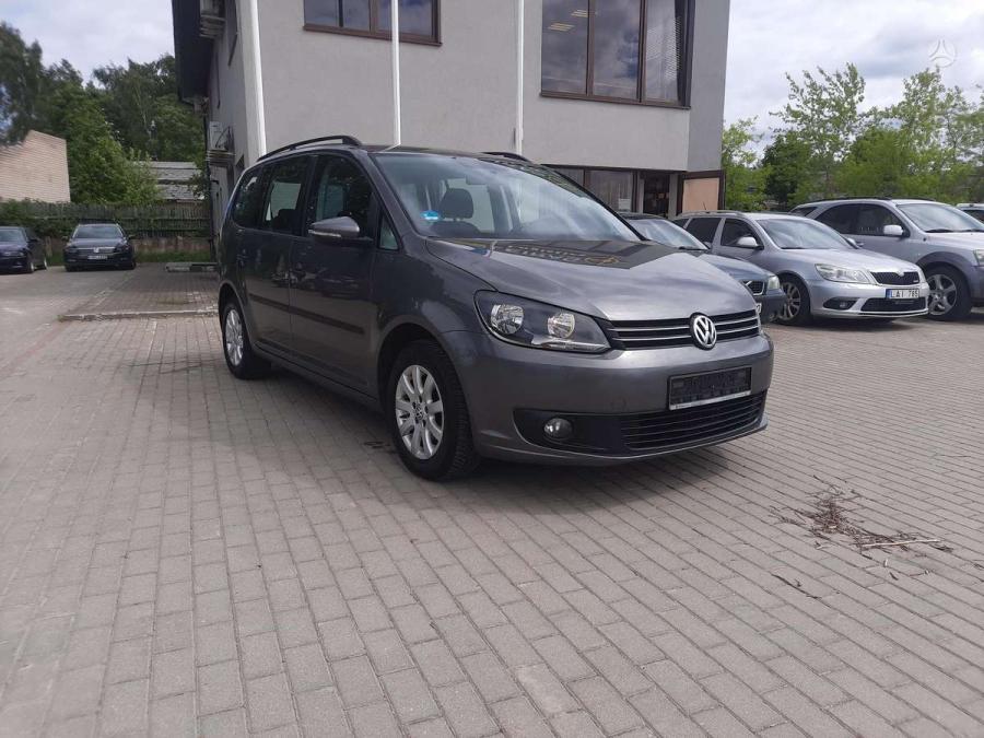 Pelēks Volkswagen Touran 2012 Utena, ar dzinēja tilpumu 1.60 L un nobraukumu 298 tūkst. km par 5250 €, foto 3 vietnē AUTOMOTO.COM.LV