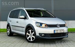 Pelēks Volkswagen Touran 2012 Rīga, ar dzinēja tilpumu 2.00 L un nobraukumu 378 tūkst. km par 6990 €, foto 4 vietnē AUTOMOTO.COM.LV