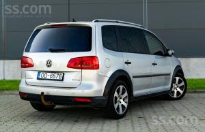 Pelēks Volkswagen Touran 2012 Rīga, ar dzinēja tilpumu 2.00 L un nobraukumu 378 tūkst. km par 6990 €, foto 8 vietnē AUTOMOTO.COM.LV