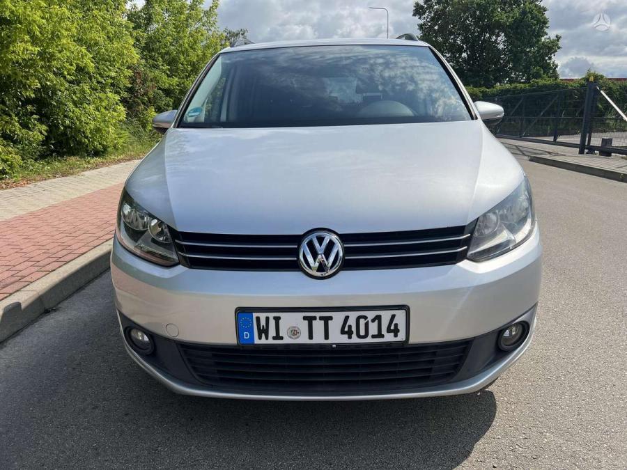 Pelēks Volkswagen Touran 2012 Telšiai, ar dzinēja tilpumu 1.60 L un nobraukumu 206 tūkst. km par 5350 €, foto 3 vietnē AUTOMOTO.COM.LV