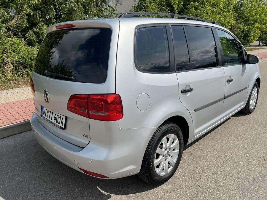 Pelēks Volkswagen Touran 2012 Telšiai, ar dzinēja tilpumu 1.60 L un nobraukumu 206 tūkst. km par 5350 €, foto 8 vietnē AUTOMOTO.COM.LV