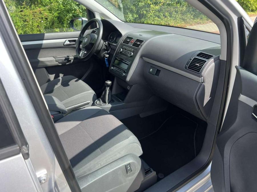 Pelēks Volkswagen Touran 2012 Telšiai, ar dzinēja tilpumu 1.60 L un nobraukumu 206 tūkst. km par 5350 €, foto 11 vietnē AUTOMOTO.COM.LV