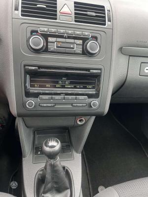 Pelēks Volkswagen Touran 2012 Telšiai, ar dzinēja tilpumu 1.60 L un nobraukumu 206 tūkst. km par 5350 €, foto 15 vietnē AUTOMOTO.COM.LV