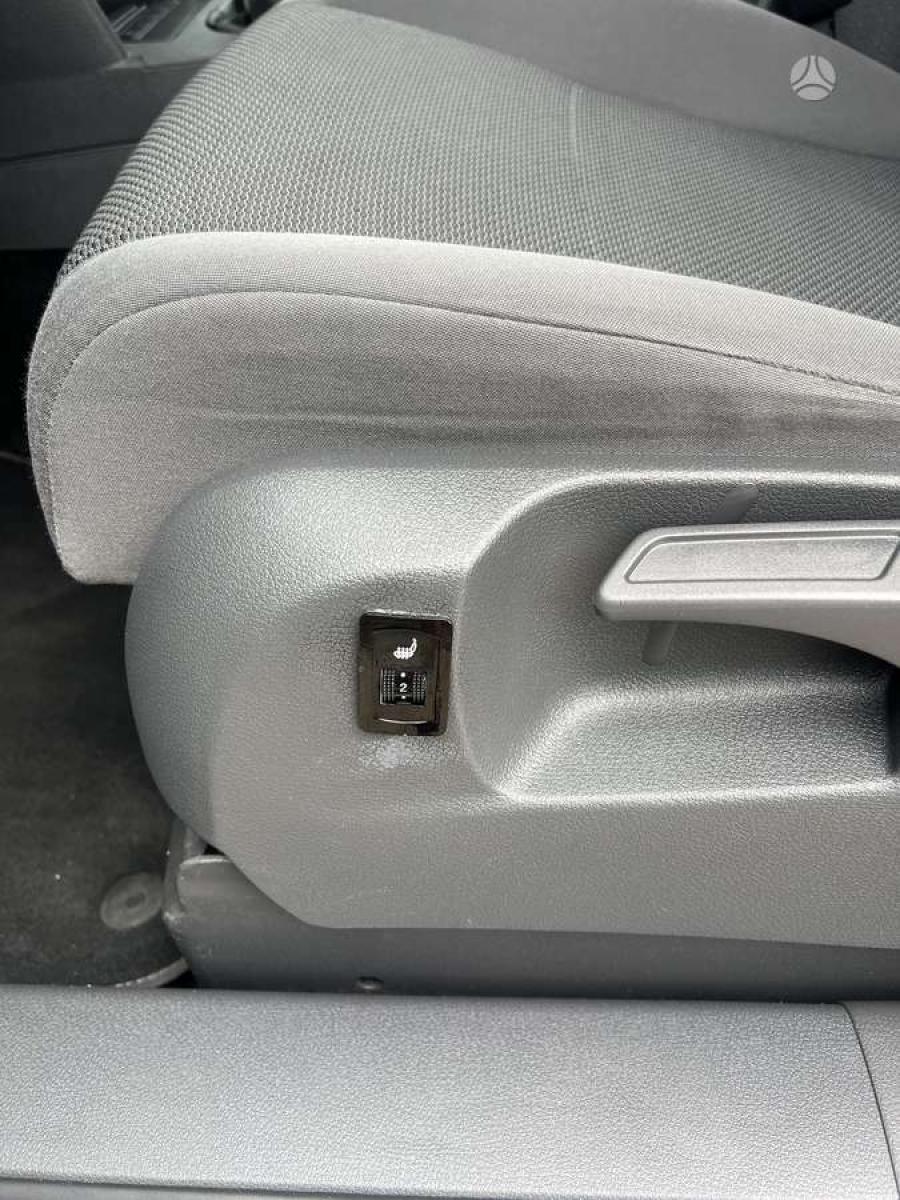 Pelēks Volkswagen Touran 2012 Telšiai, ar dzinēja tilpumu 1.60 L un nobraukumu 206 tūkst. km par 5350 €, foto 21 vietnē AUTOMOTO.COM.LV