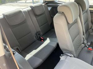 Pelēks Volkswagen Touran 2012 Telšiai, ar dzinēja tilpumu 1.60 L un nobraukumu 206 tūkst. km par 5350 €, foto 26 vietnē AUTOMOTO.COM.LV