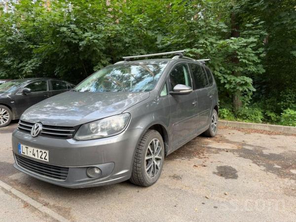 Pelēks Volkswagen Touran 2012 Rīga, ar dzinēja tilpumu 1.60 L un nobraukumu 418 tūkst. km par 3000 €, foto 1 vietnē AUTOMOTO.COM.LV