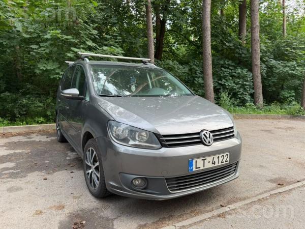 Pelēks Volkswagen Touran 2012 Rīga, ar dzinēja tilpumu 1.60 L un nobraukumu 418 tūkst. km par 3000 €, foto 3 vietnē AUTOMOTO.COM.LV