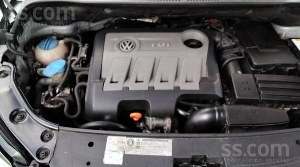 Pelēks Volkswagen Touran 2012 Ludza, ar dzinēja tilpumu 1.60 L un nobraukumu 300 tūkst. km par 5950 €, foto 4 vietnē AUTOMOTO.COM.LV