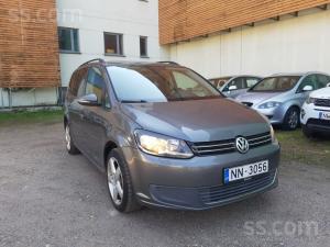 Pelēks Volkswagen Touran 2012 Daugavpils, ar dzinēja tilpumu 2.00 L un nobraukumu 0 tūkst. km par 4700 €, foto 4 vietnē AUTOMOTO.COM.LV