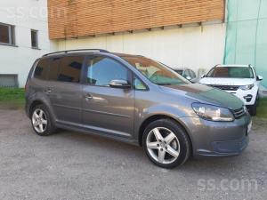 Pelēks Volkswagen Touran 2012 Daugavpils, ar dzinēja tilpumu 2.00 L un nobraukumu 0 tūkst. km par 4700 €, foto 5 vietnē AUTOMOTO.COM.LV