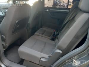 Pelēks Volkswagen Touran 2012 Daugavpils, ar dzinēja tilpumu 2.00 L un nobraukumu 0 tūkst. km par 4700 €, foto 17 vietnē AUTOMOTO.COM.LV