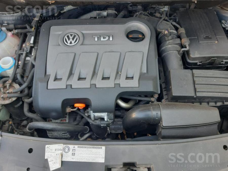 Pelēks Volkswagen Touran 2012 Daugavpils, ar dzinēja tilpumu 2.00 L un nobraukumu 0 tūkst. km par 4700 €, foto 24 vietnē AUTOMOTO.COM.LV