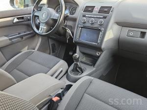 Серый Фольксваген Туран 2012 в Екабпилс, объемом двигателя 1.60 л и пробегом 207 тыс. км за 6690 €, фото 16 на AUTOMOTO.COM.LV