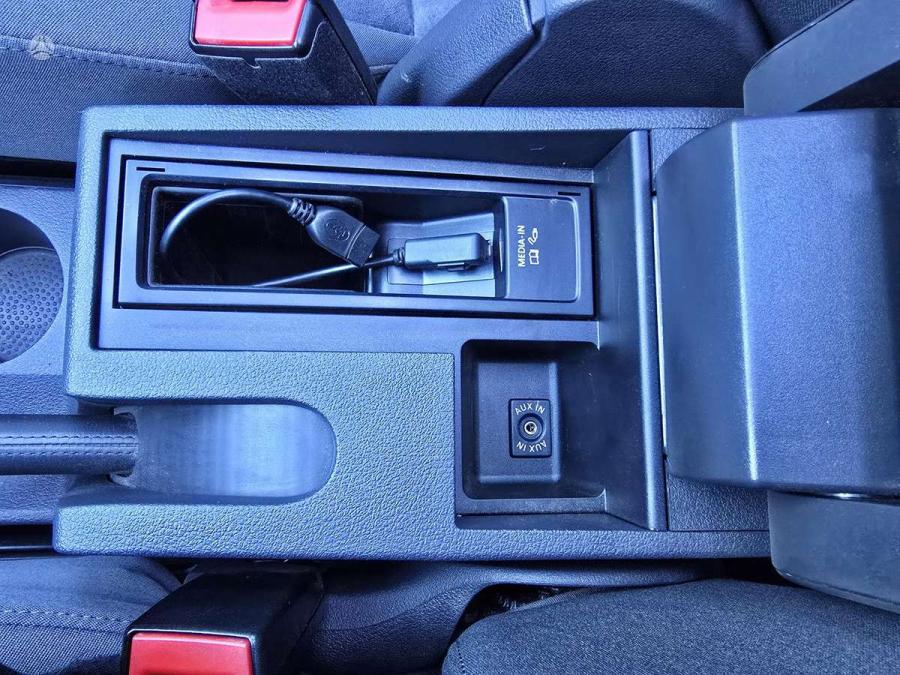 Pelēks Volkswagen Touran 2012 Kauņa, ar dzinēja tilpumu 1.97 L un nobraukumu 111 tūkst. km par 12900 €, foto 16 vietnē AUTOMOTO.COM.LV