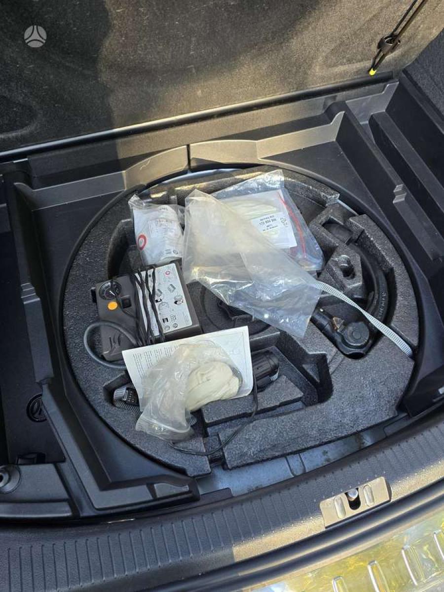 Pelēks Volkswagen Touran 2012 Kauņa, ar dzinēja tilpumu 1.97 L un nobraukumu 111 tūkst. km par 12900 €, foto 18 vietnē AUTOMOTO.COM.LV