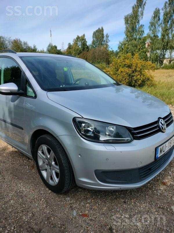 Volkswagen Touran 2012 in Jurmala on AUTOMOTO.COM.LV Grey Volkswagen Touran 2012 in Jurmala, with an engine capacity of 1.60 L and mileage of 365 thousand km for 4600 €, photo 1 on AUTOMOTO.COM.LV