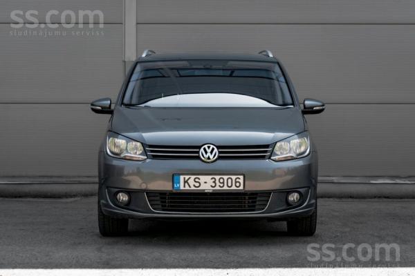 Grey Volkswagen Touran 2013 in Riga, with an engine capacity of 2.00 L and mileage of 0 thousand km for 5650 €, photo 2 on AUTOMOTO.COM.LV