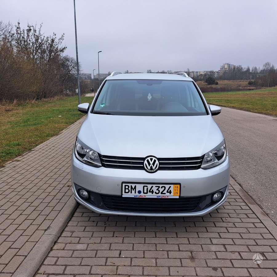 Pelēks Volkswagen Touran 2013 Viļņa, ar dzinēja tilpumu 1.20 L un nobraukumu 130 tūkst. km par 5850 €, foto 3 vietnē AUTOMOTO.COM.LV