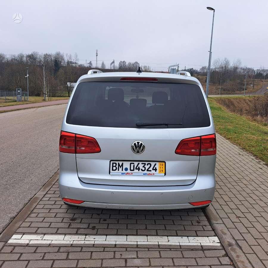 Pelēks Volkswagen Touran 2013 Viļņa, ar dzinēja tilpumu 1.20 L un nobraukumu 130 tūkst. km par 5850 €, foto 7 vietnē AUTOMOTO.COM.LV