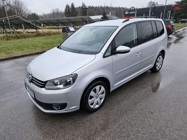 Pelēks Volkswagen Touran 2013 Mažeikiai, ar dzinēja tilpumu 1.60 L un nobraukumu 189 tūkst. km par 6200 €, foto 1 vietnē AUTOMOTO.COM.LV