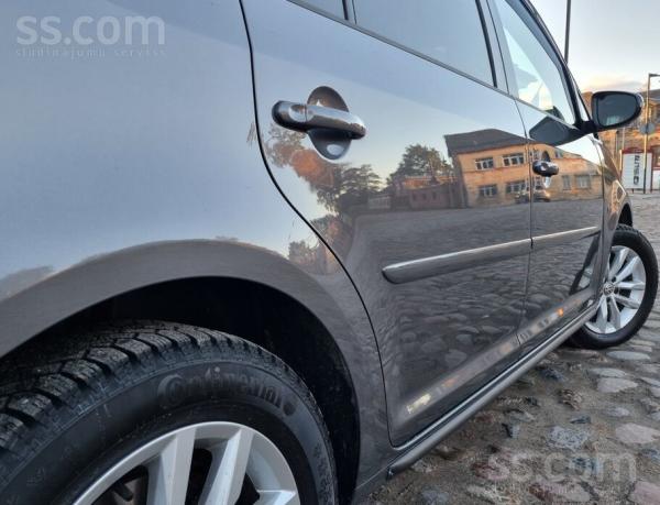 Grey Volkswagen Touran 2013 in Jelgava, with an engine capacity of 1.60 L and mileage of 334 thousand km for 6950 €, photo 7 on AUTOMOTO.COM.LV