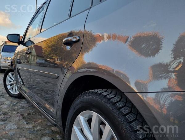 Grey Volkswagen Touran 2013 in Jelgava, with an engine capacity of 1.60 L and mileage of 334 thousand km for 6950 €, photo 10 on AUTOMOTO.COM.LV