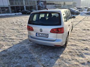 Grey Volkswagen Touran 2013 in Kaunas, with an engine capacity of 1.60 L and mileage of 237 thousand km for 6090 €, photo 9 on AUTOMOTO.COM.LV