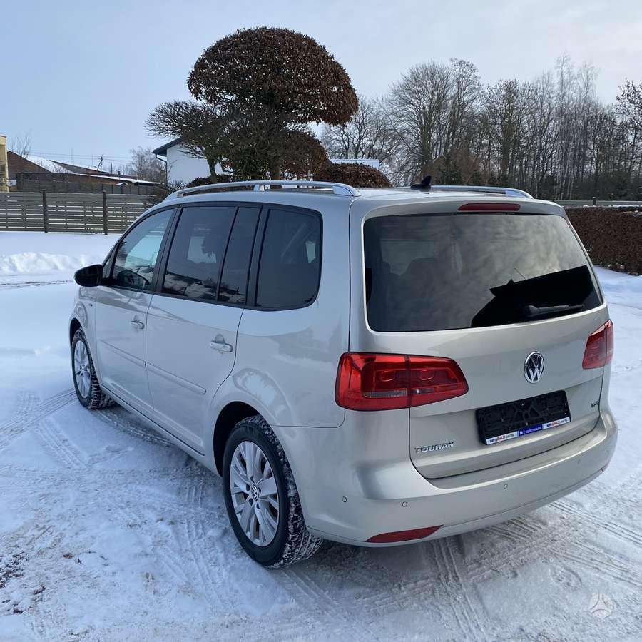 Grey Volkswagen Touran 2013 in Marijampole, with an engine capacity of 1.39 L and mileage of 167 thousand km for 7500 €, photo 2 on AUTOMOTO.COM.LV