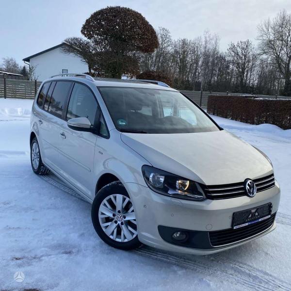 Pelēks Volkswagen Touran 2013 Marijampole, ar dzinēja tilpumu 1.39 L un nobraukumu 167 tūkst. km par 7500 €, foto 3 vietnē AUTOMOTO.COM.LV