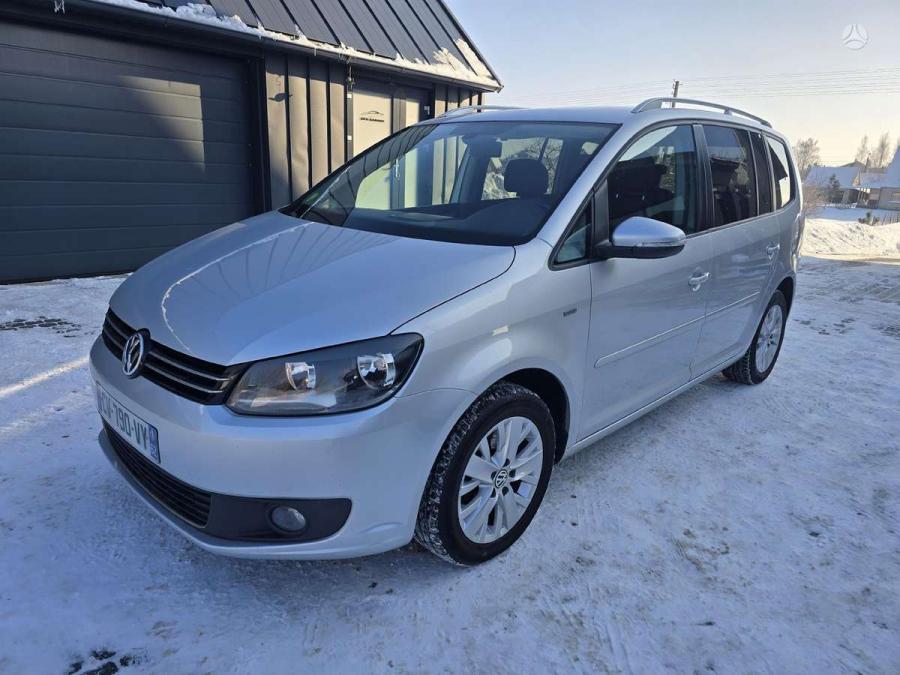 Pelēks Volkswagen Touran 2013 Rokiškis, ar dzinēja tilpumu 1.60 L un nobraukumu 250 tūkst. km par 4500 €, foto 1 vietnē AUTOMOTO.COM.LV