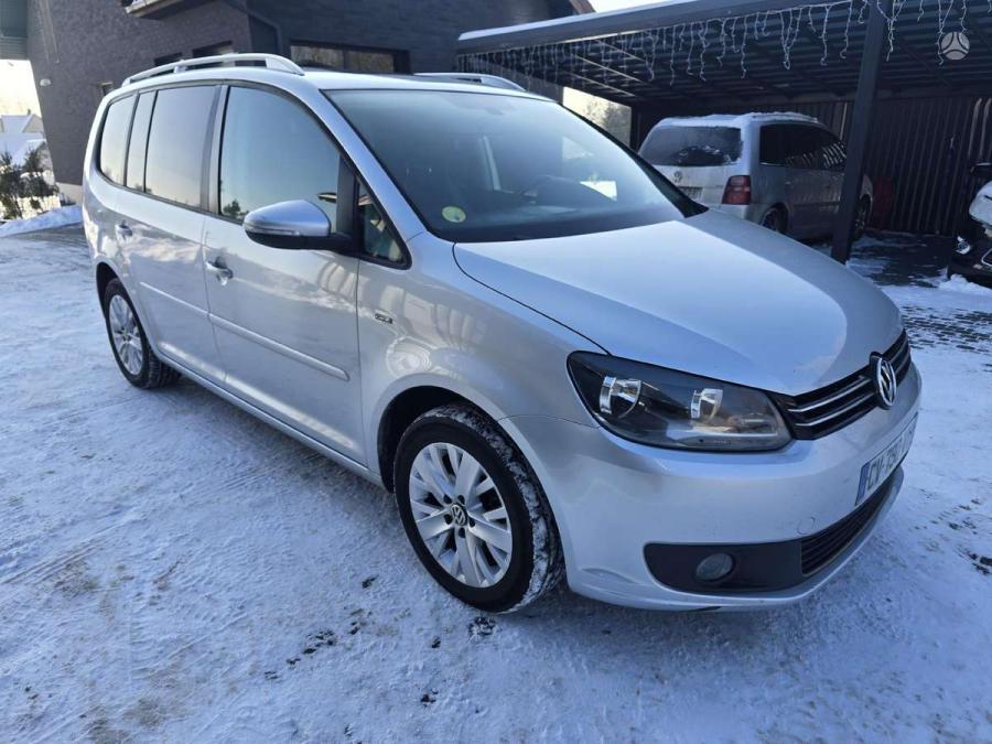 Pelēks Volkswagen Touran 2013 Rokiškis, ar dzinēja tilpumu 1.60 L un nobraukumu 250 tūkst. km par 4500 €, foto 3 vietnē AUTOMOTO.COM.LV