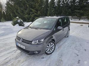 Pelēks Volkswagen Touran 2013 Kauņa, ar dzinēja tilpumu 1.60 L un nobraukumu 150 tūkst. km par 6550 €, foto 4 vietnē AUTOMOTO.COM.LV