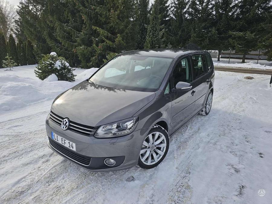 Pelēks Volkswagen Touran 2013 Kauņa, ar dzinēja tilpumu 1.60 L un nobraukumu 150 tūkst. km par 6550 €, foto 4 vietnē AUTOMOTO.COM.LV