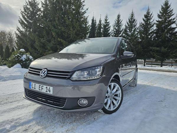 Grey Volkswagen Touran 2013 in Kaunas, with an engine capacity of 1.60 L and mileage of 150 thousand km for 6550 €, photo 5 on AUTOMOTO.COM.LV