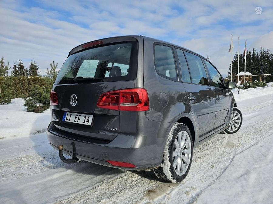 Pelēks Volkswagen Touran 2013 Kauņa, ar dzinēja tilpumu 1.60 L un nobraukumu 150 tūkst. km par 6550 €, foto 7 vietnē AUTOMOTO.COM.LV