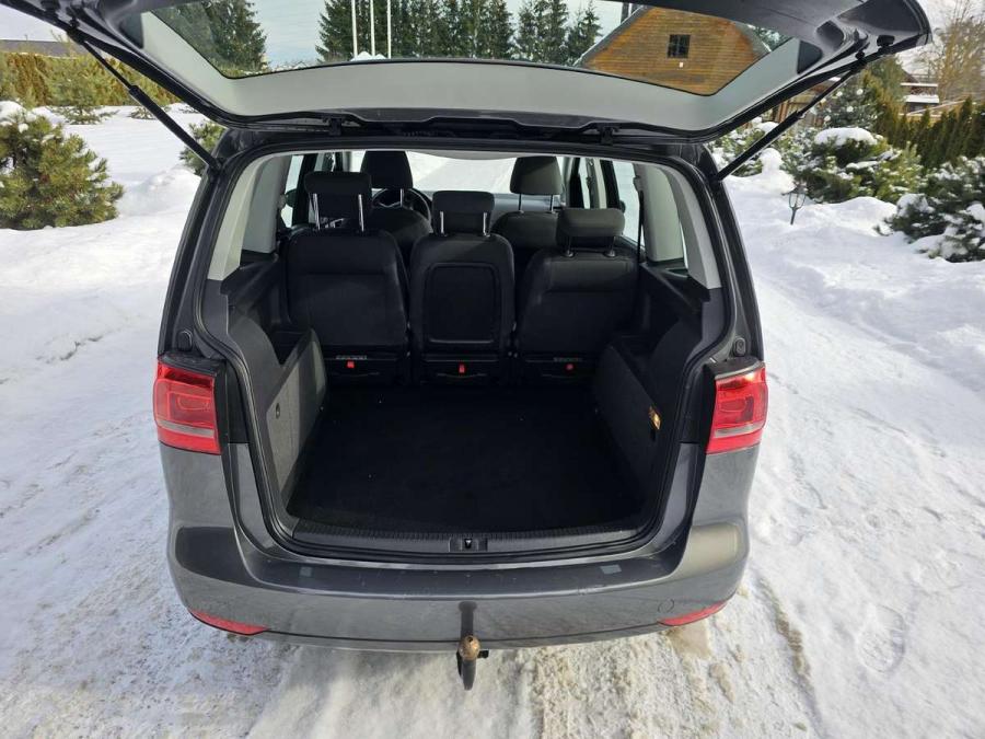 Pelēks Volkswagen Touran 2013 Kauņa, ar dzinēja tilpumu 1.60 L un nobraukumu 150 tūkst. km par 6550 €, foto 13 vietnē AUTOMOTO.COM.LV