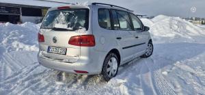 Pelēks Volkswagen Touran 2013 Šauļi, ar dzinēja tilpumu 1.60 L un nobraukumu 328 tūkst. km par 4850 €, foto 3 vietnē AUTOMOTO.COM.LV