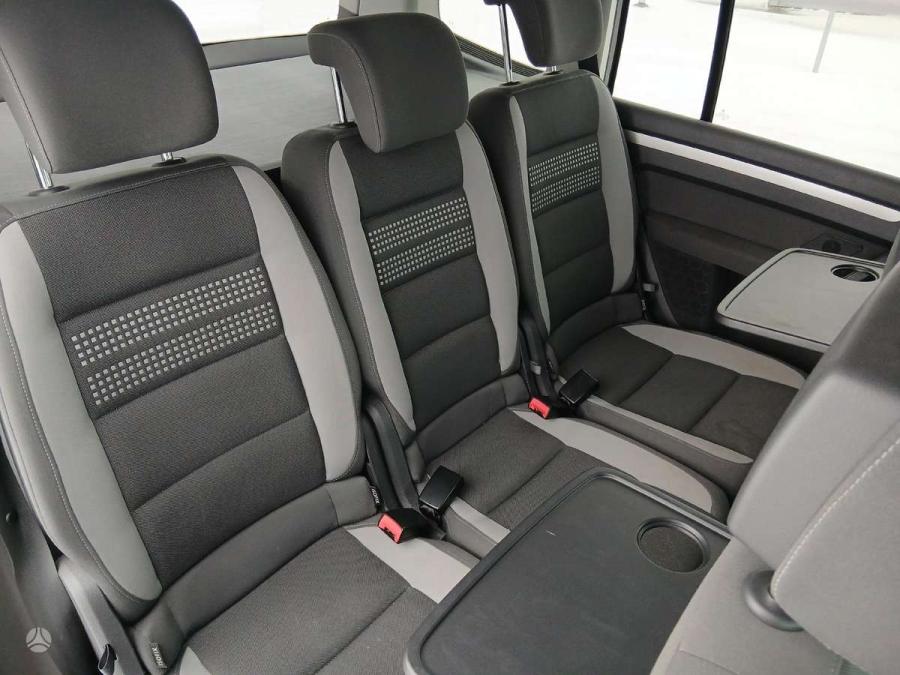 Grey Volkswagen Touran 2013 in Marijampole, with an engine capacity of 1.39 L and mileage of 156 thousand km for 4350 €, photo 32 on AUTOMOTO.COM.LV