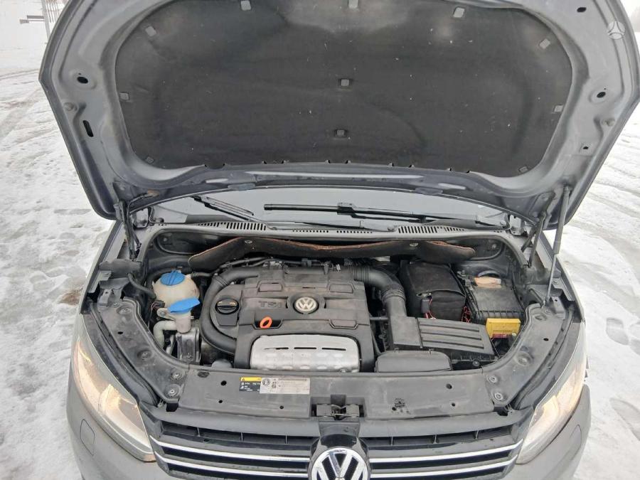 Grey Volkswagen Touran 2013 in Marijampole, with an engine capacity of 1.39 L and mileage of 156 thousand km for 4350 €, photo 38 on AUTOMOTO.COM.LV