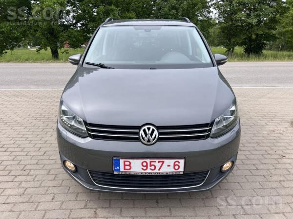 Pelēks Volkswagen Touran 2013 Limbaži, ar dzinēja tilpumu 2.00 L un nobraukumu 263 tūkst. km par 7950 €, foto 2 vietnē AUTOMOTO.COM.LV