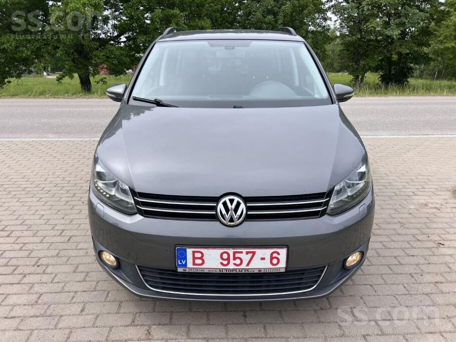 Pelēks Volkswagen Touran 2013 Limbaži, ar dzinēja tilpumu 2.00 L un nobraukumu 263 tūkst. km par 7950 €, foto 3 vietnē AUTOMOTO.COM.LV