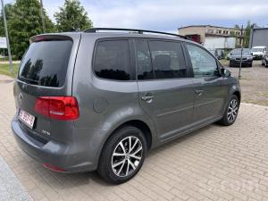 Pelēks Volkswagen Touran 2013 Limbaži, ar dzinēja tilpumu 2.00 L un nobraukumu 263 tūkst. km par 7950 €, foto 5 vietnē AUTOMOTO.COM.LV