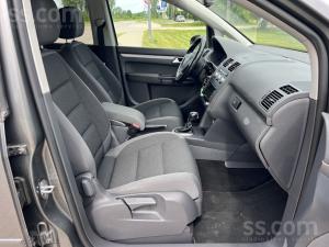 Pelēks Volkswagen Touran 2013 Limbaži, ar dzinēja tilpumu 2.00 L un nobraukumu 263 tūkst. km par 7950 €, foto 11 vietnē AUTOMOTO.COM.LV