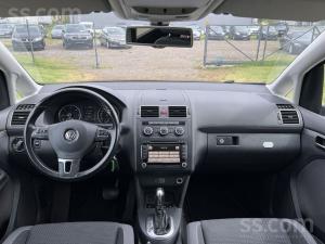 Pelēks Volkswagen Touran 2013 Limbaži, ar dzinēja tilpumu 2.00 L un nobraukumu 263 tūkst. km par 7950 €, foto 13 vietnē AUTOMOTO.COM.LV