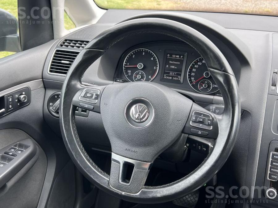 Pelēks Volkswagen Touran 2013 Limbaži, ar dzinēja tilpumu 2.00 L un nobraukumu 263 tūkst. km par 7950 €, foto 14 vietnē AUTOMOTO.COM.LV