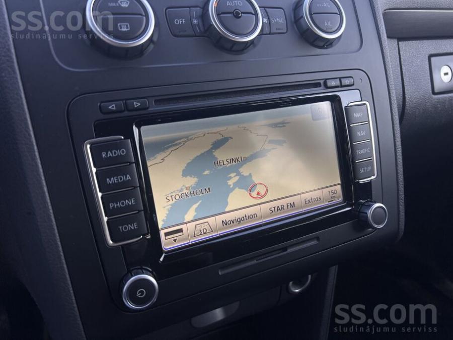 Pelēks Volkswagen Touran 2013 Limbaži, ar dzinēja tilpumu 2.00 L un nobraukumu 263 tūkst. km par 7950 €, foto 16 vietnē AUTOMOTO.COM.LV