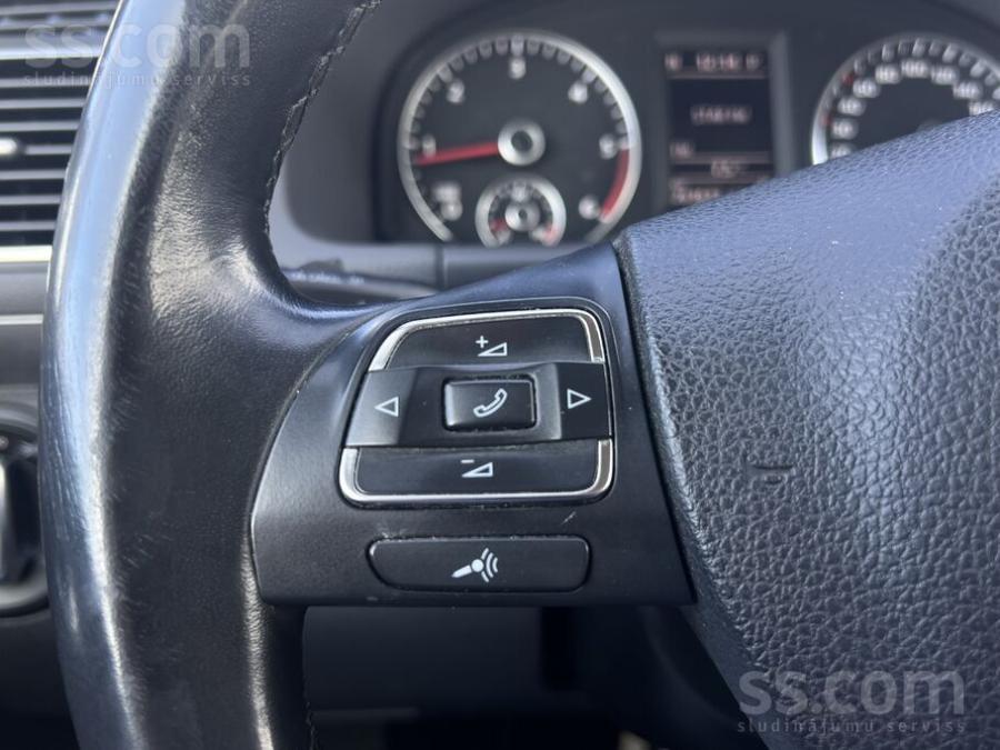 Pelēks Volkswagen Touran 2013 Limbaži, ar dzinēja tilpumu 2.00 L un nobraukumu 263 tūkst. km par 7950 €, foto 22 vietnē AUTOMOTO.COM.LV