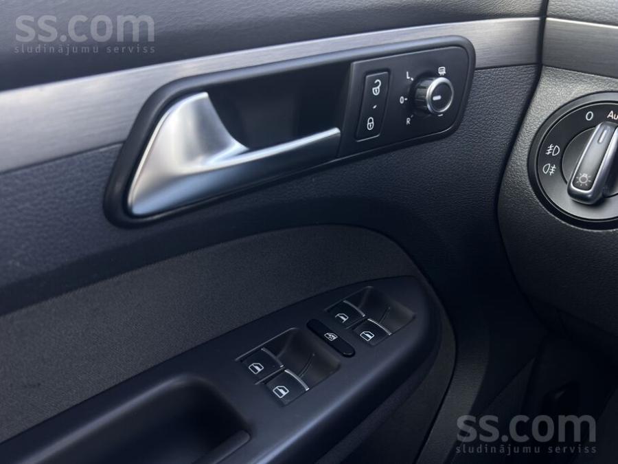 Pelēks Volkswagen Touran 2013 Limbaži, ar dzinēja tilpumu 2.00 L un nobraukumu 263 tūkst. km par 7950 €, foto 24 vietnē AUTOMOTO.COM.LV