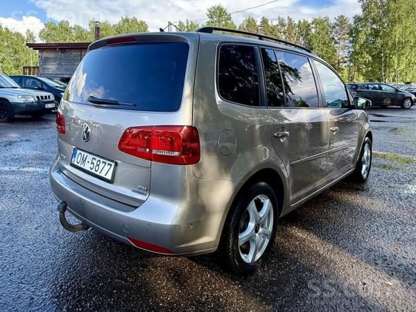 Pelēks Volkswagen Touran 2013 Rīga, ar dzinēja tilpumu 1.60 L un nobraukumu 0 tūkst. km par 5490 €, foto 5 vietnē AUTOMOTO.COM.LV
